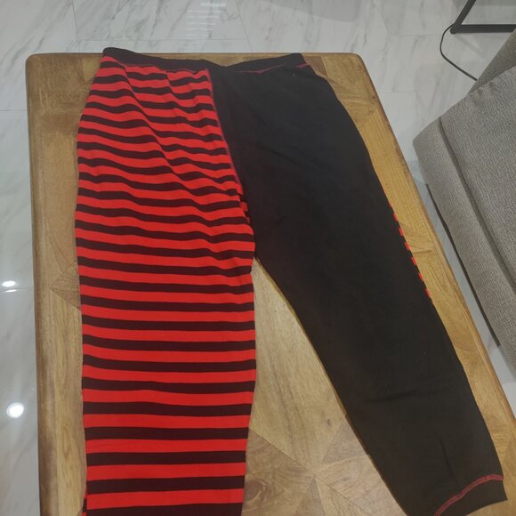 Hot Topic | Pants & Jumpsuits | Hot Topic Emily The Strange Jogging ...